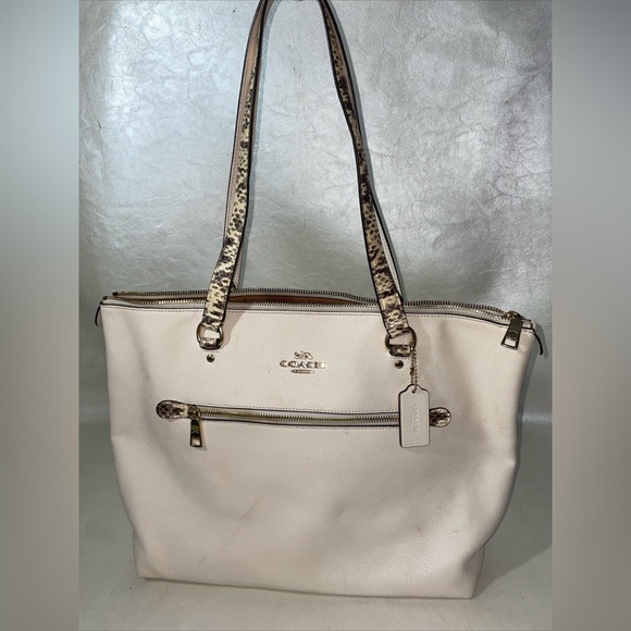 Coach | Bags | Coach F7968 Cross Grain Chalk Leather Gallery Zip Top ...